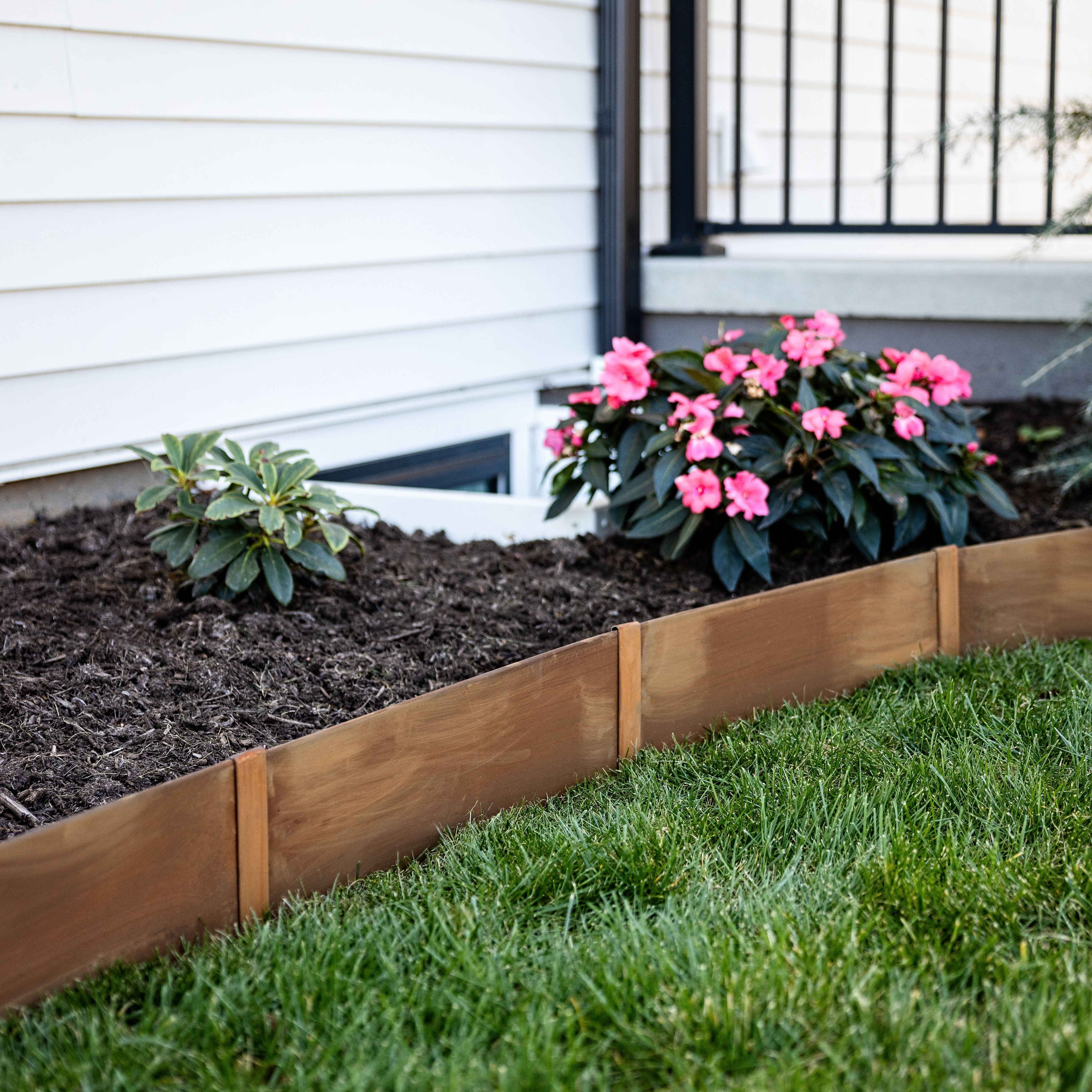 How to Patina Your Steel Edging - Beuta